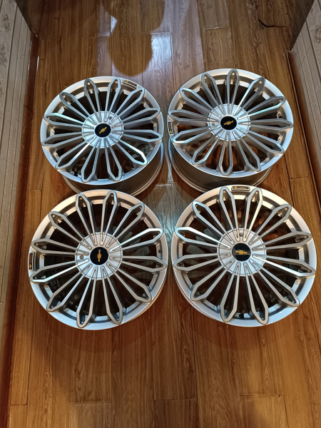 Skidka!!!Vossen R 17 diska yengi qoyilmagan 4/114 jentra lasetti epica