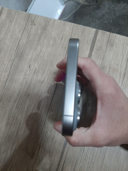 Iphone 15 Pro Max 256 gb Sotiladi