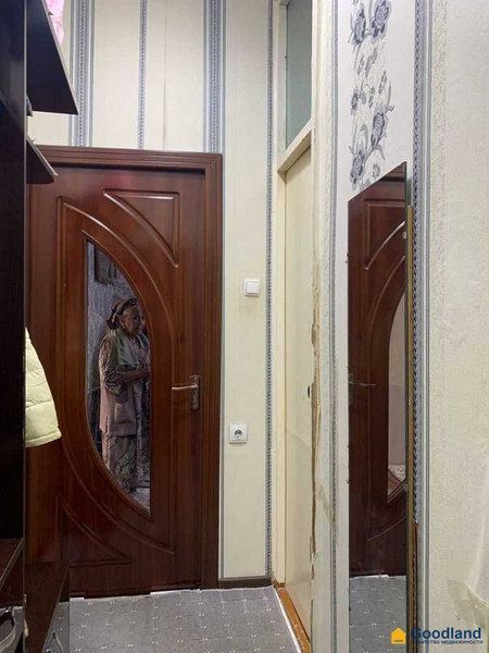 Продается 2 ком квартира в Юнусабадском р-не 11 кв!  (J 1573)