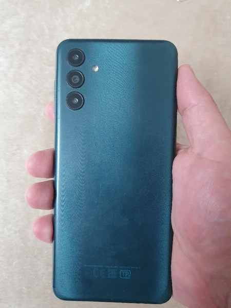 Srochna Sotiladi Samsung Galaxy A04S 4/64  Original Yengi madel