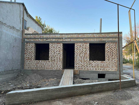 Продается дом коробка 2 сот. Учхоз (J3383)