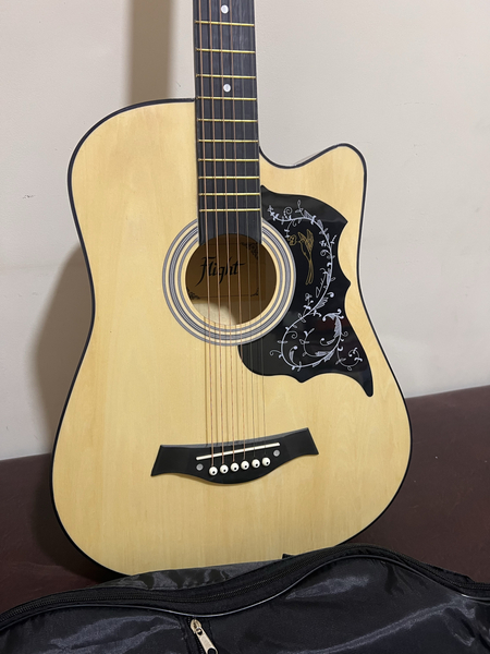 Gitara sotiladi yangi 1hafta boldi olganimga