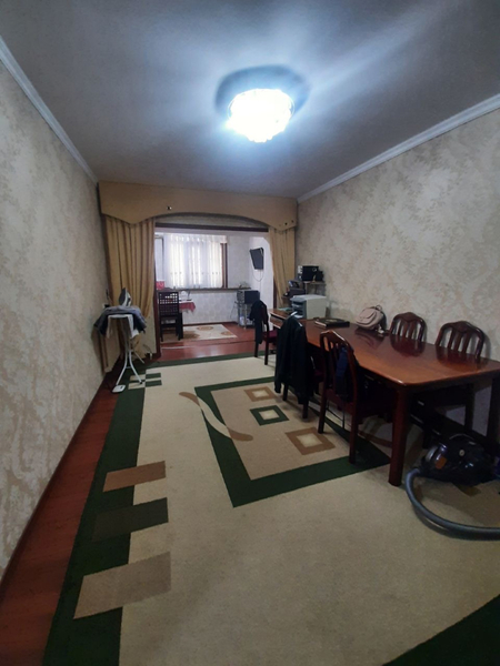 Yunusobod 2 Shahriston bekati 3/1/4 padvali bor, avtoturargohi bor.
