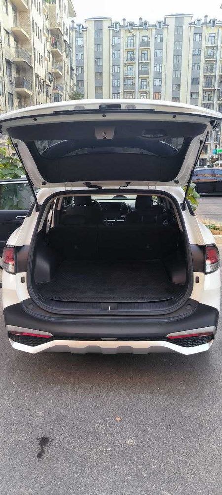 KIA sportage 2023, позиция 2, полный привод, люк. Состояние отличное.