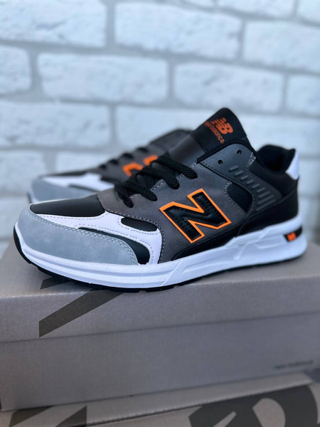 Кроссовки New Balance.
