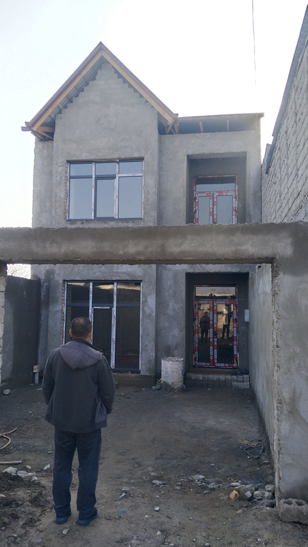 Продам срочно участок 2-х этаж.2 соток  5 комнаты на Бектемире