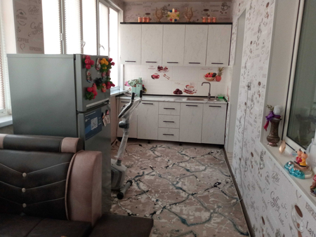 Uy sotiladi 3 xonali. Продается квартира 3 комнатная