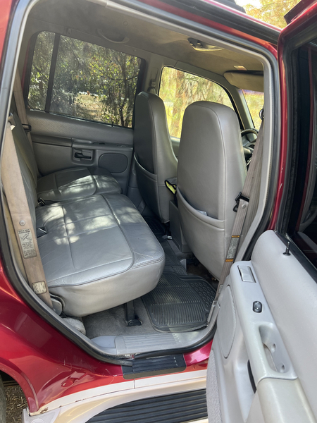 Ford Explorer в идеальном состоянии!!