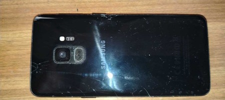 Samsung Galaxy S9 (есть трещины)