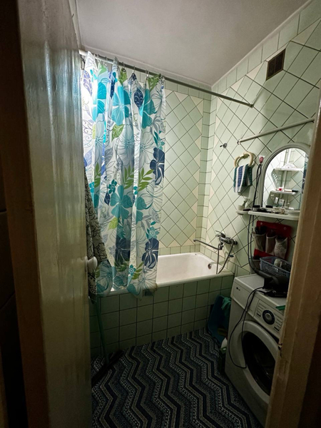 Чиланзар-5 2в3/4/4 балкон-1.5*6 зеркалка