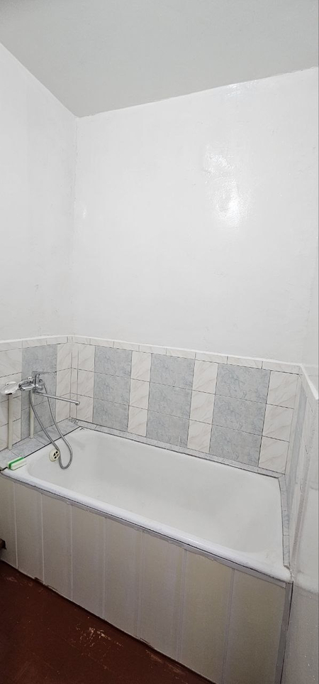 Чилонзор 20кв.2³х.60м².57000уе.сотилади.