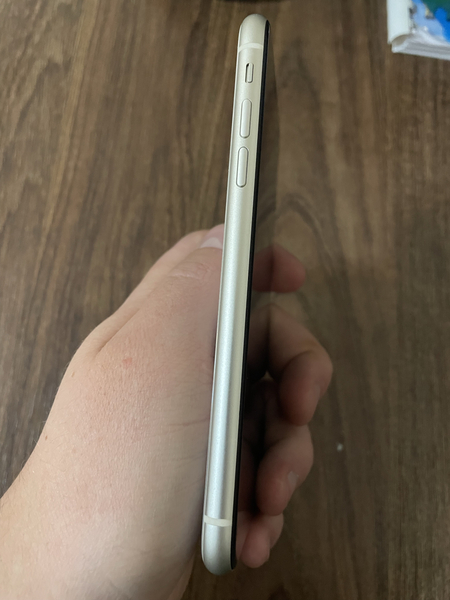 Iphone 11 идеальный, 128gb память. 86% уровень батареи.