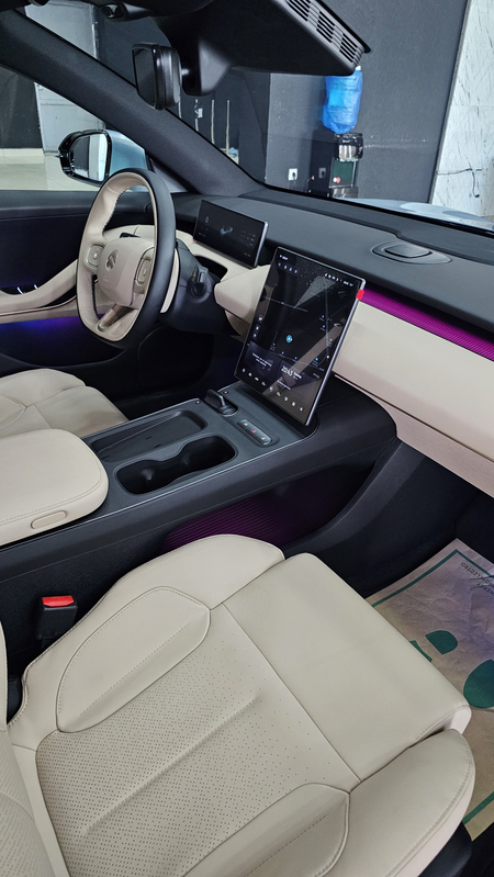 NIO     ET5 

> Elektromotor quvvati :  150 kw
> Yuqori tezligi : 185
