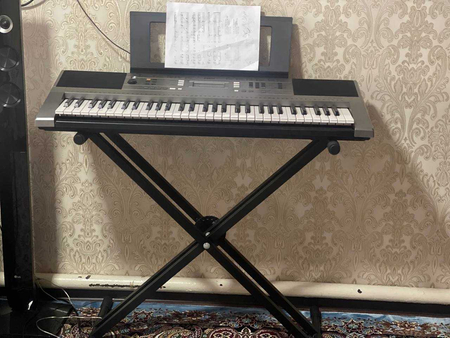 Yamaha PSR E 353