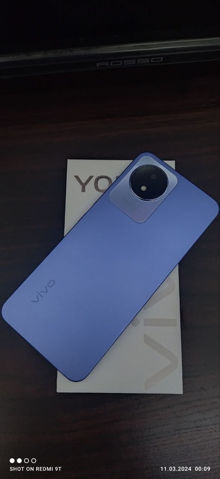 Продаю новый телефон Vivo