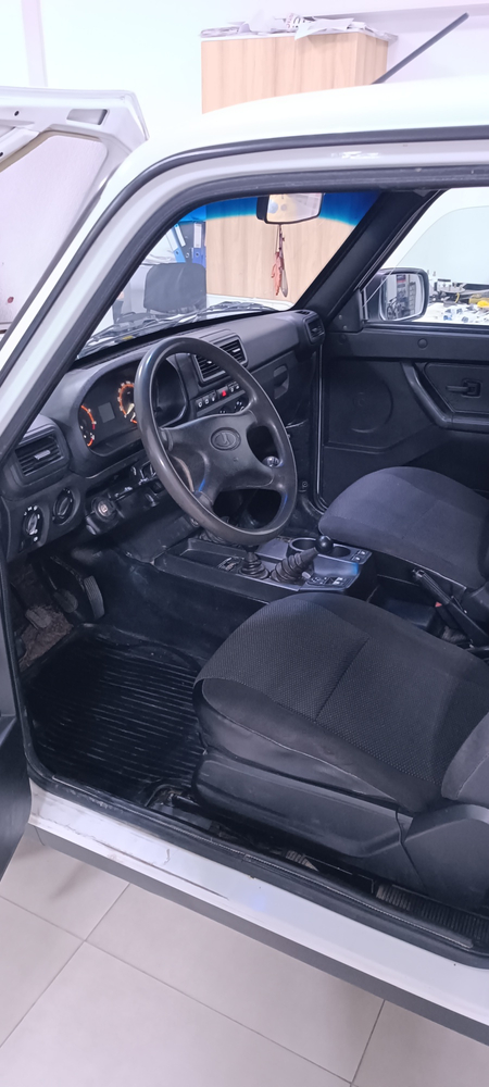 Нива (Lada 4x4 21214) в отличном состоянии