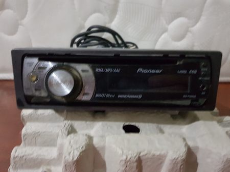 Продам автомагнитофон Pioneer DEH - 4050 UB MP3 CD USB радио FM