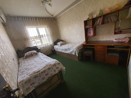 2 хонали квартира сотилади. 5-микрораенда. Алока Телеграм Ватсапда.