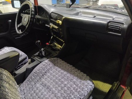 Продаётся машина BMW