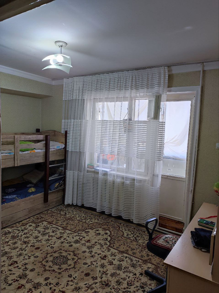 На 20 квартале Чиланзарского района продается квартира. 3/3/4