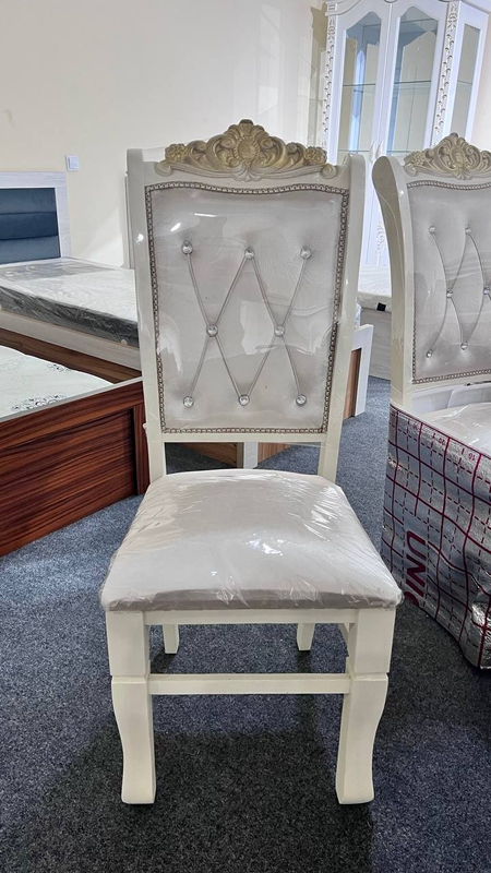 Stol stul kamplekt Arzon narxda olin 12 talik