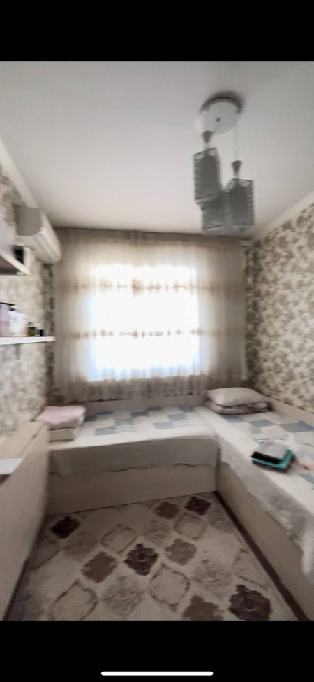 Метро 2-бекат Сергели 5а  3 хона 4 этаж Евроремонт квартира сотилади