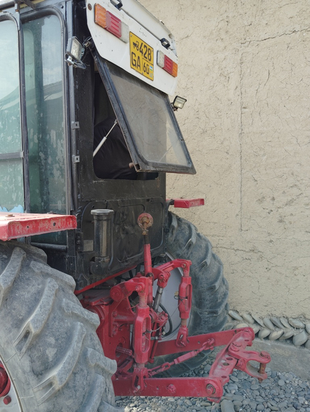 Traktor T28x4 q/x
