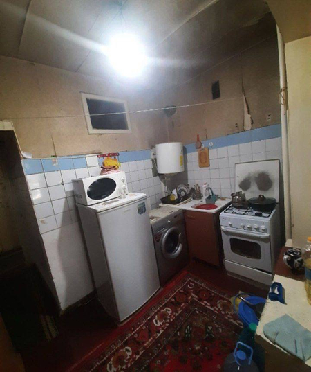 Продается квартира на Саракульке 1/2/4 кирпич 43м2 не торец балкон 2х6