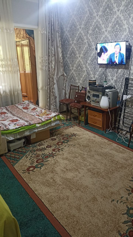 Срочно Продаётся 1 комнатная квартира балкон 2х6 массив Ахмад Югнакий