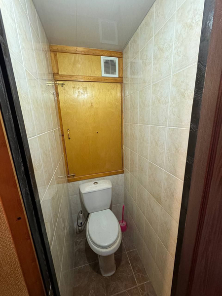 Продаётся 1 комнатная квартира на массиве Карасу 1.