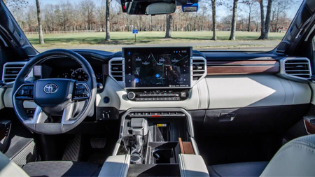 Toyota Sequoia Capstone (Hybrid)