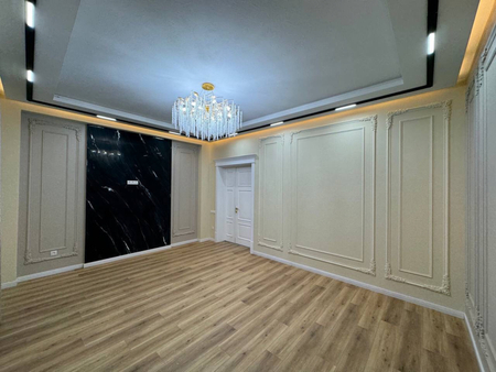 Продается Евро дом Ор-р: Ахунбабаев 300м2