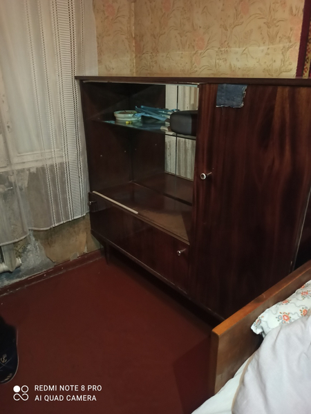 Шкаф, кровать и сервант