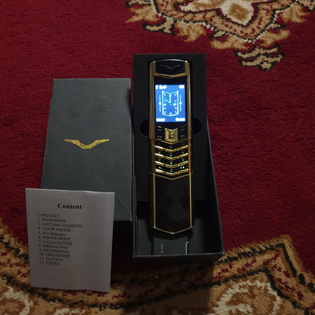 Vertu 1:1 Lux sotiladi Iwlawi zor karobka dak bor 2ta batareya bor rad