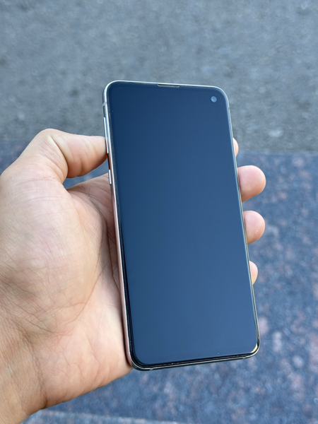 Samsung s10e karobka