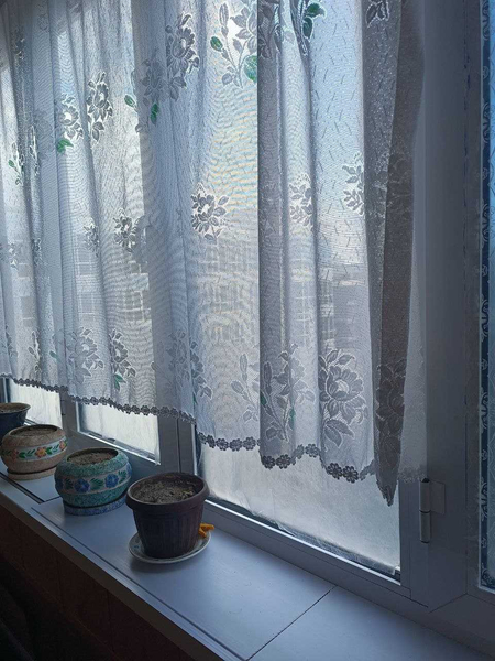МЕТРО ОЙБЕК Срочно продаётся 2/6/9/60м2 квартира