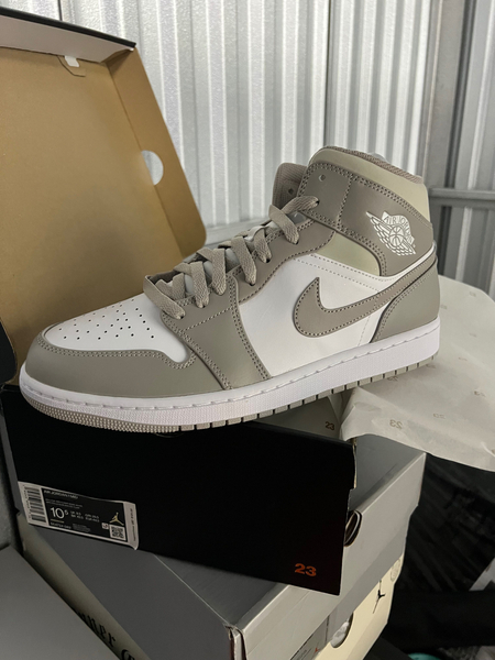 Продаю кроссовки Nike,Jordan ,Yeezy оригинал. Привезены из Америки