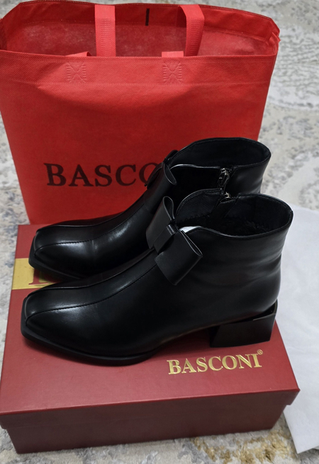 Модные женские полусапоги Basconi