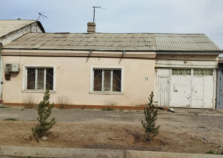 Уй сотилади (котедж)