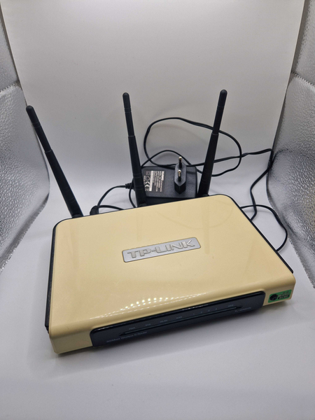 TP Link 300Mbps Wi-Fi Router (TL-WR940N)