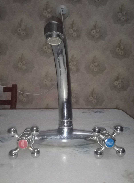 Смеситель для раковины