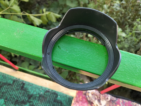 Продается бленда на обьектив обьектив Canon 1,8  50mm