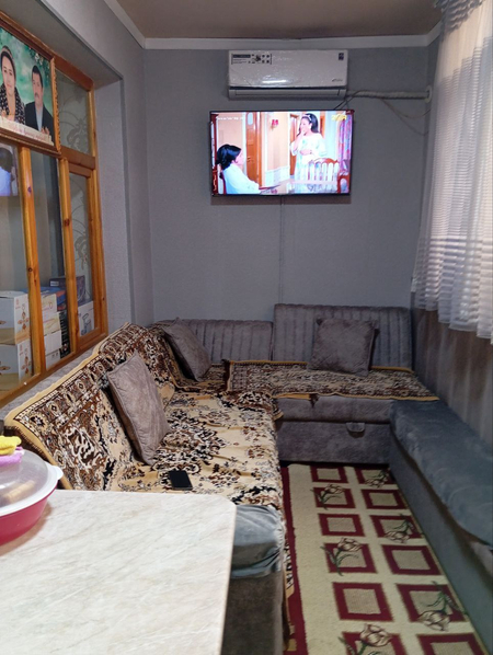Кибрай центрда 4 этажли дом 1этаж 2 хонали квартира