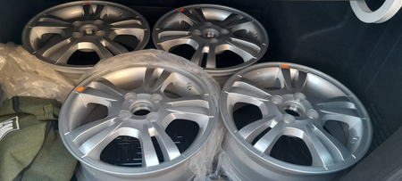 Диска R15 220$ ва DAIICHI монитор 110$ га сотилади хали ишлатилмаган.
