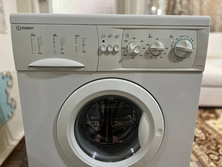 Стиральная машина Indesit в отличном состояним