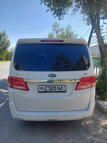 JAC M4 sotiladi.