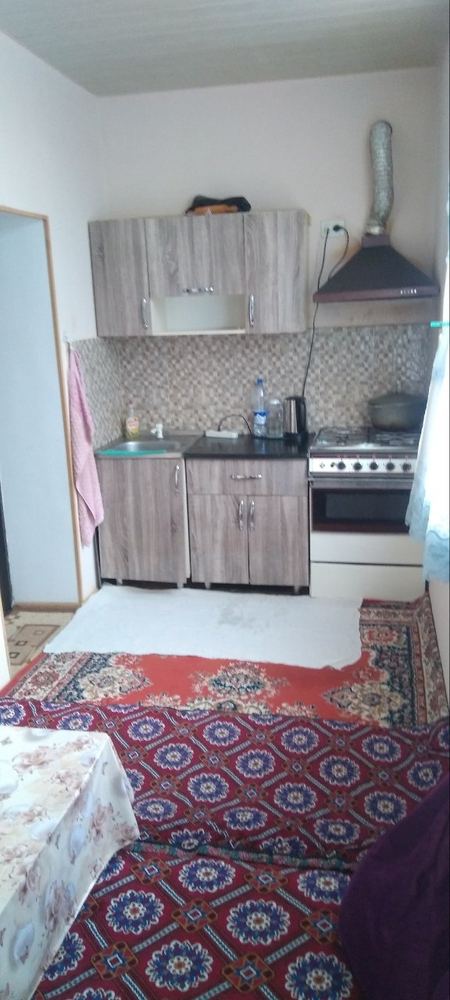 3 xonalik kvartira sotiladi