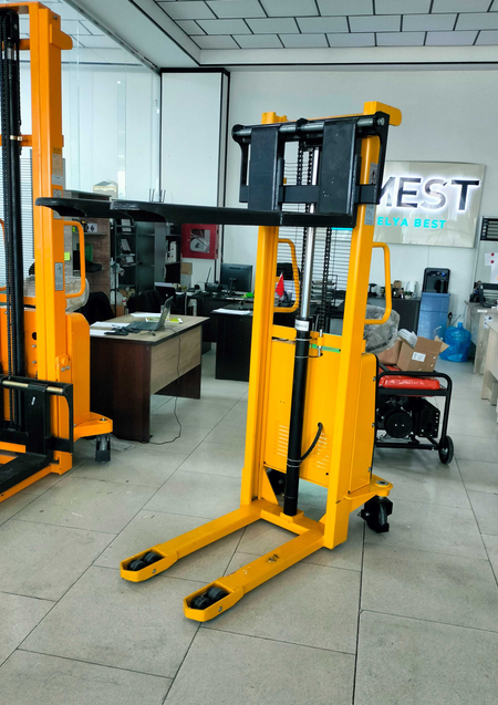 Штабелер MEST 2000 кг 160 см полуэлектрический (рохля кара)