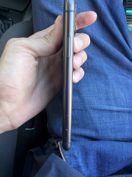 Iphone 11 sotiladi