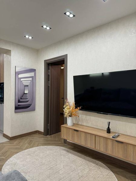 Миробод, Ю.Ражабий кучаси 2в3/3/5, 55 м2 квартира шошилинч сотилади